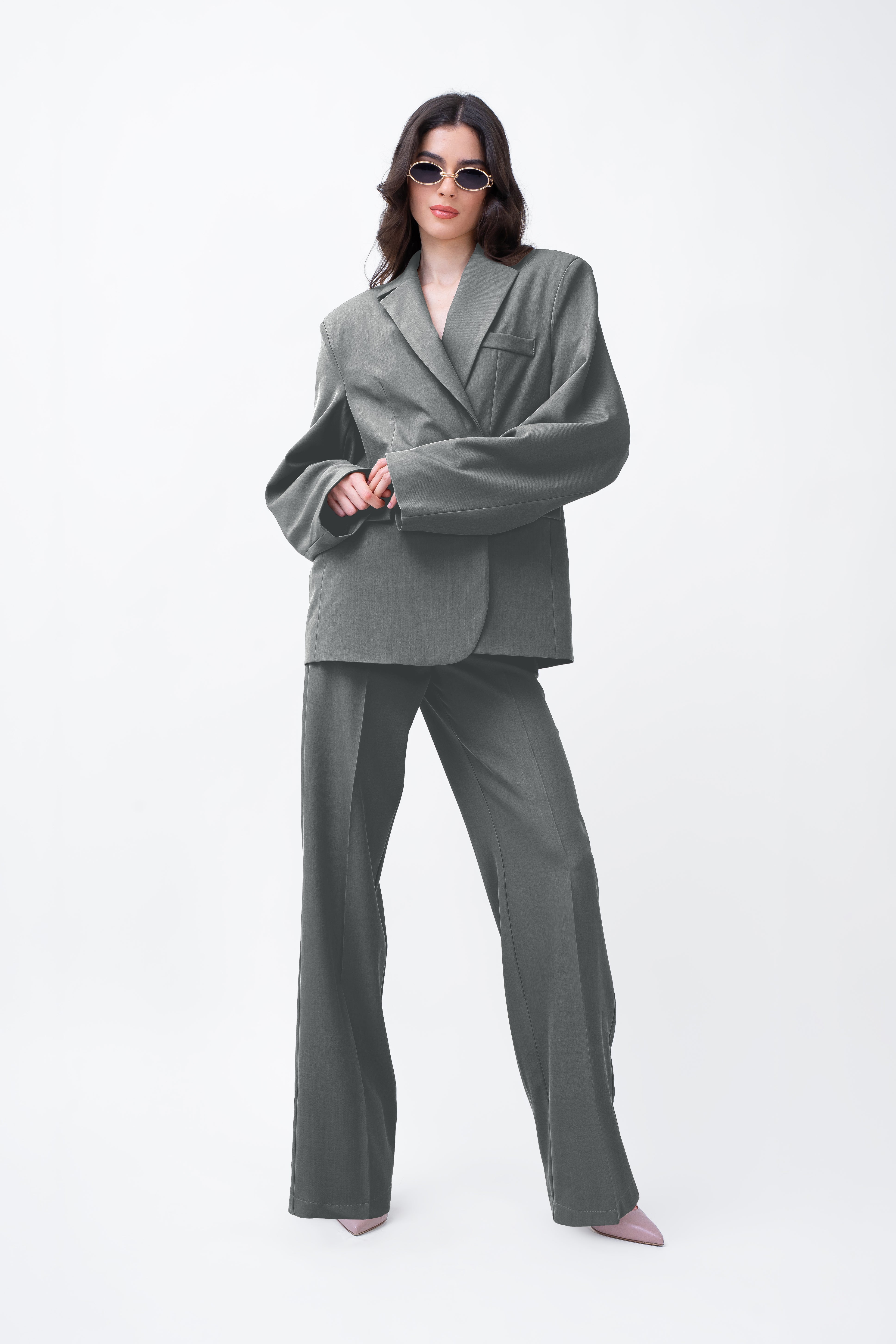 Grey Suit With Cut-Out Sleeves Blazer And Straight Trousers – Bluzat