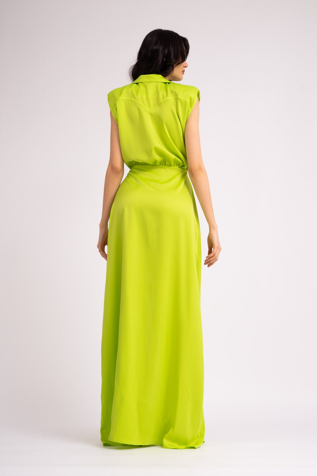 Neon maxi dress with oversized shoulders and ruffled slit – Bluzat